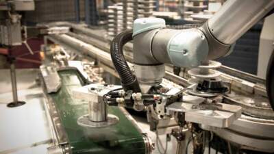 Universal Robots UR15 | High-speed cobot with 15 kg load capacity