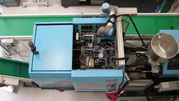 Universal Robots UR15 | High-speed cobot with 15 kg load capacity