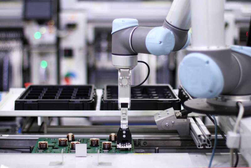 Advantages of cobots | Collaborating robots from UR