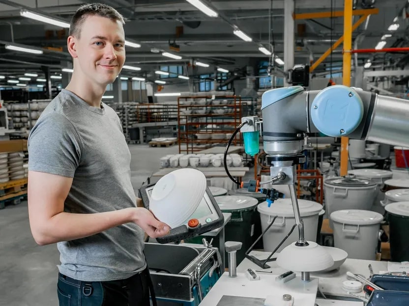 Universal Robots UR20 | Cobot with high payload capacity and range