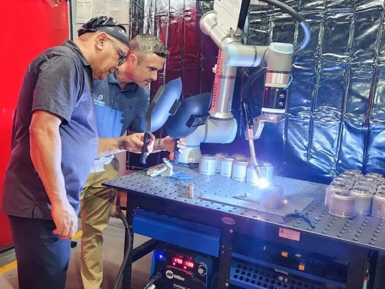 Universal Robots UR20 | Cobot with high payload capacity and range
