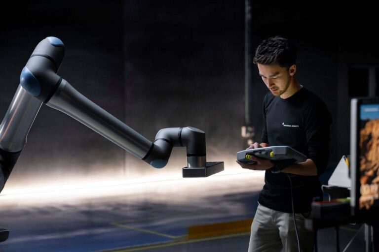 Universal Robots UR20 | Cobot with high payload capacity and range